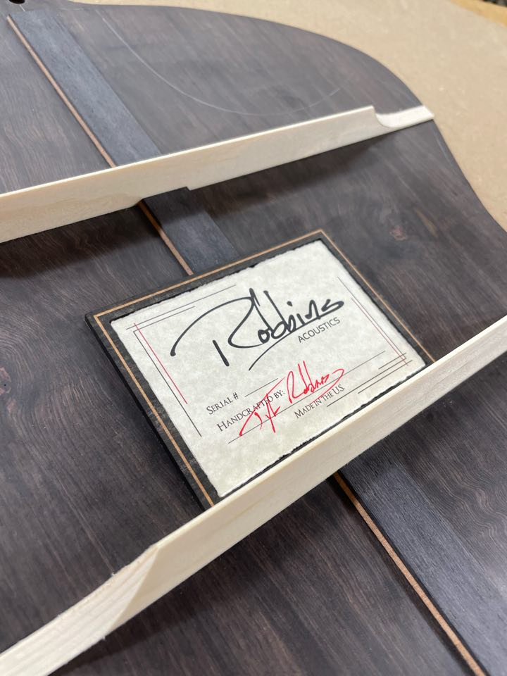 Tyler Robbins R.1CA "Korean Traditional Theme" #2 – Fine Luthiers